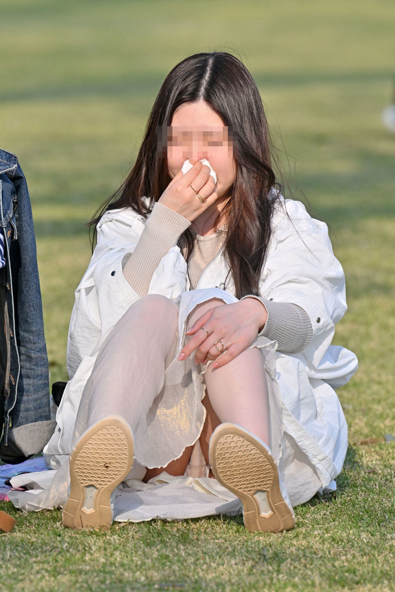 【Pcolle】vol.658：お花見特集特集：しっかりと見えてる薄ラベンダー色の生Pに染みが！なぜ濡れてるの？画像拡大必須です！！他、多数収録｜ぱんつべ